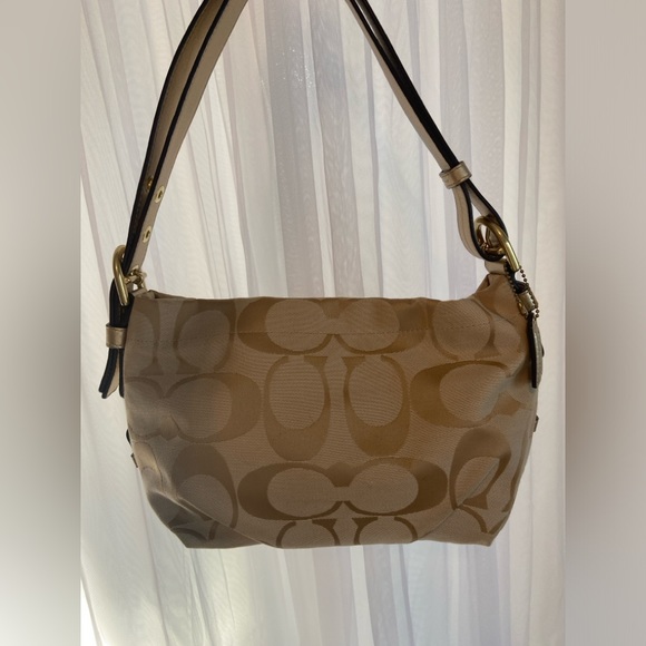 Coach | Bags | Coach Signature Hobo Shoulder Bag In Gold Authentic ...